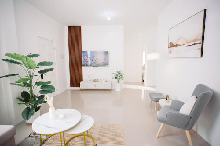 Casa De Amor Modern Comfort Across The Pool - Philippines