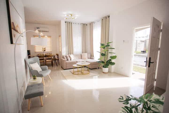 Casa De Amor Modern Comfort Across The Pool - Panglao