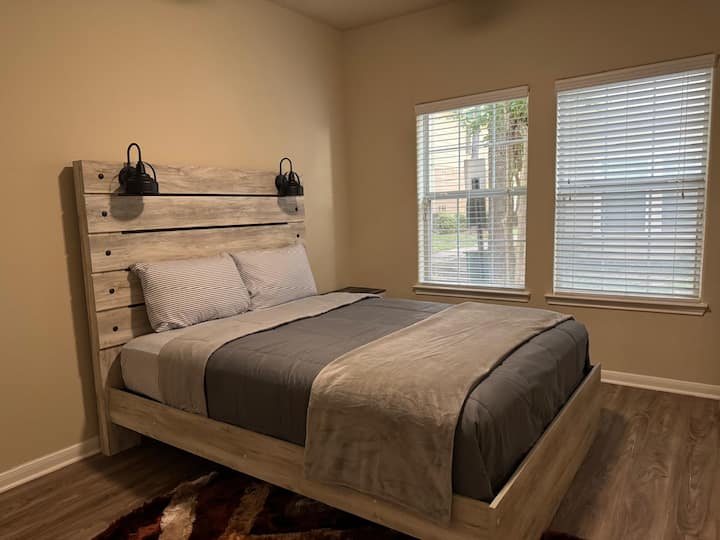 Quiet & Comfortable Stay - Missouri City, TX