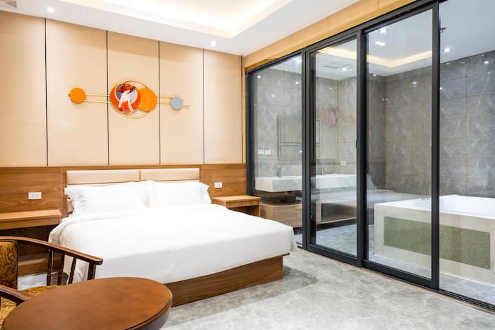 Deluxe King & Jacuzzi/24h-check-in/free Parking① - Makati