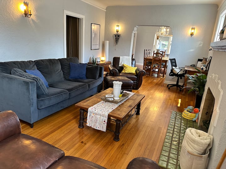 Relaxing Historic Duplex | Patio & Lake Walks - San Antonio, TX