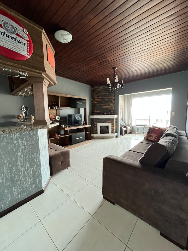 Casa, Uma Quadra Da Praia, Com Piscina. - Tramandaí