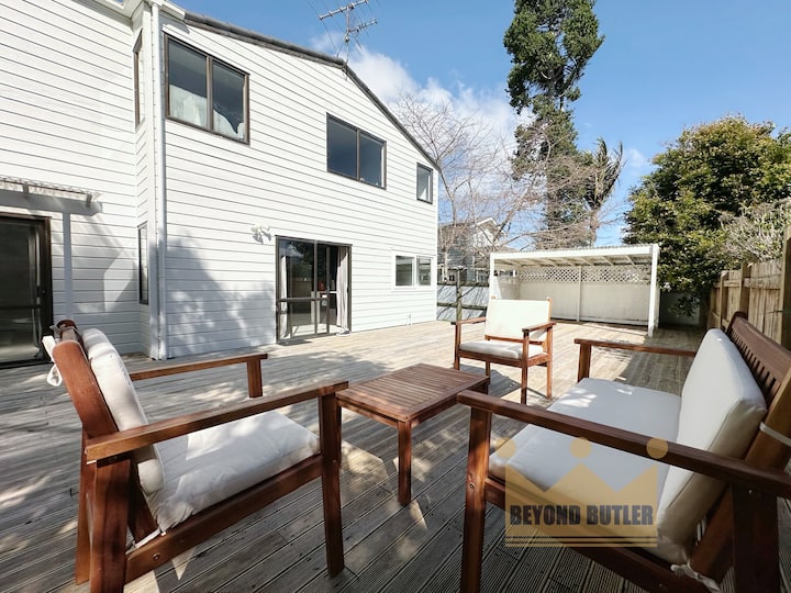 Perfect Getaway With Private Deck In Central Epsom - Auckland