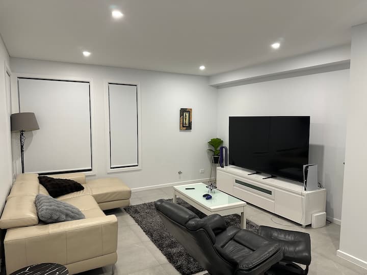 Luxury House In Sydney! - Liverpool