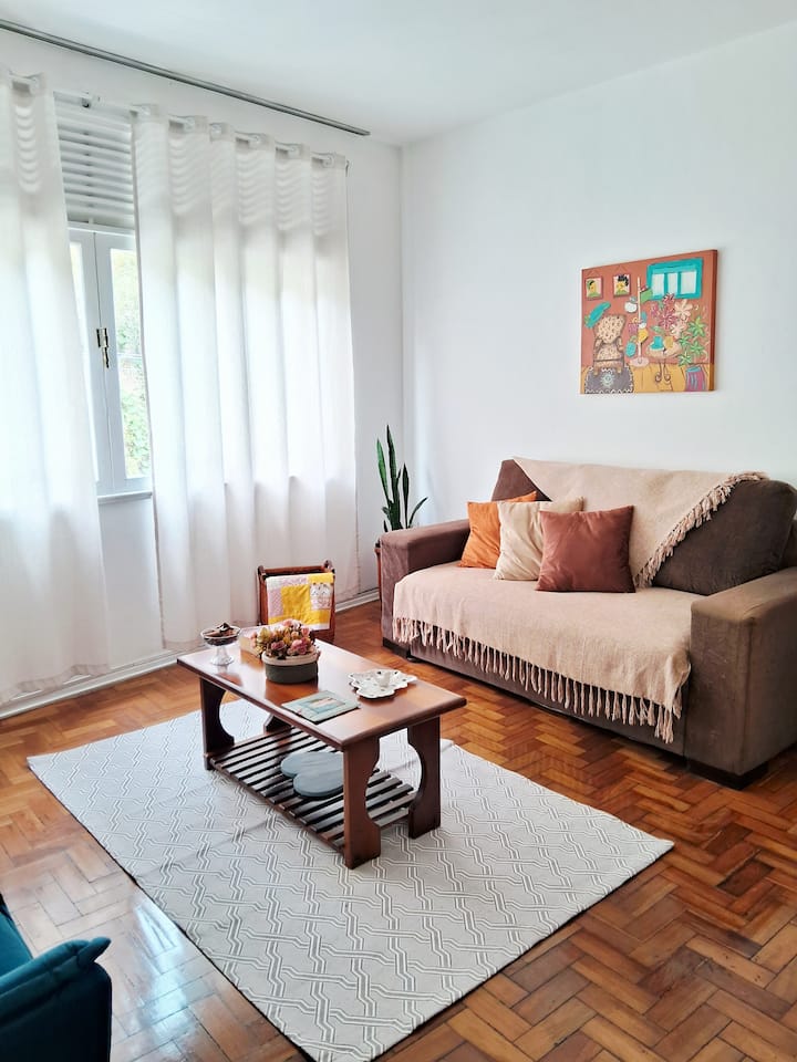 Apartamento No Centro De Nova Friburgo. Doce Lar. - Nova Friburgo