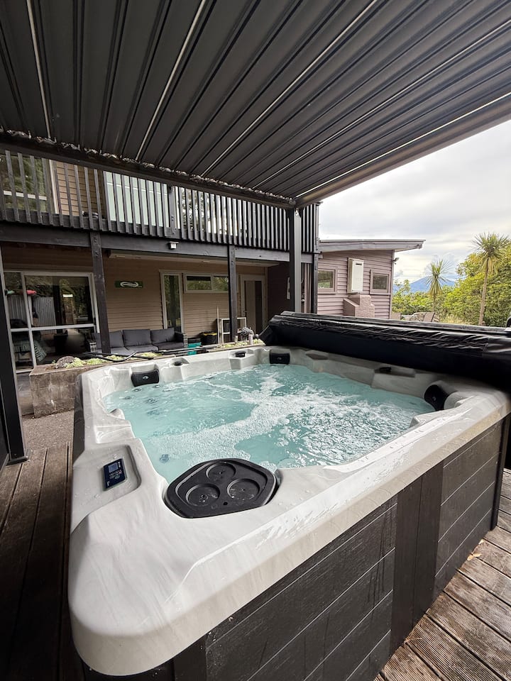 The Perch Turangi Mountainside Home With Spa - Tūrangi