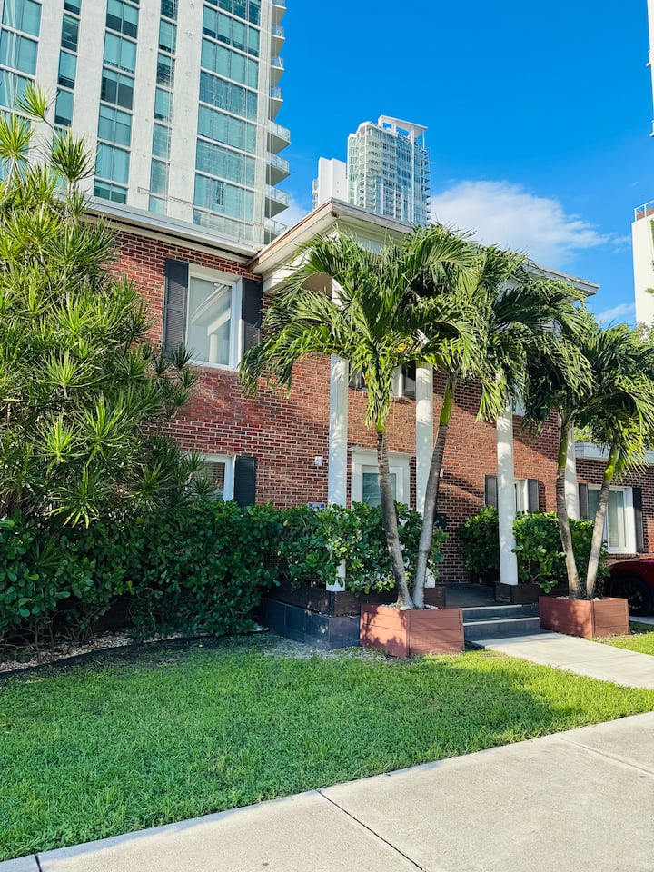 Experience Miami In Style Historic Home W/ Hot Tub - Miami, FL
