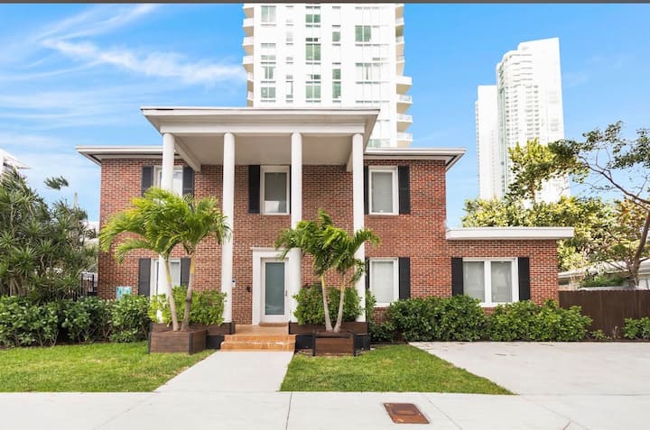 Experience Miami In Style Historic Home W/ Hot Tub - Miami, FL