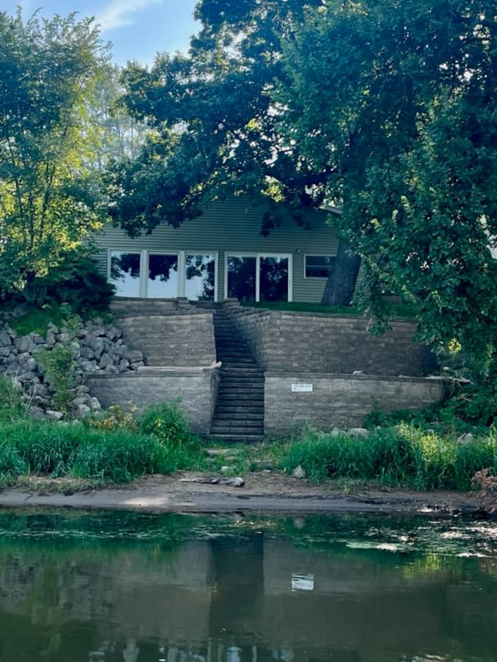 Westview Retreat - Savanna, IL