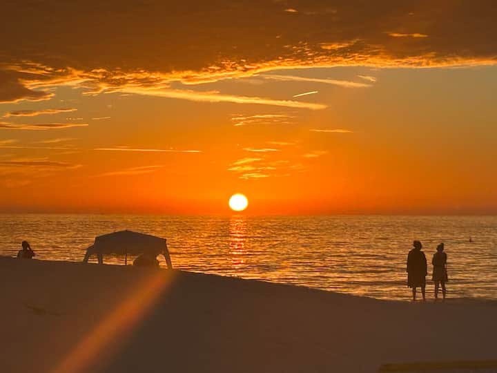 Treasure Island Sunset Beach
117 89th Ave 33706 - Treasure Island, FL