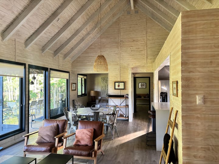 Maravillosa Casa Nueva Con Acceso Privado Al Lago - Pucón