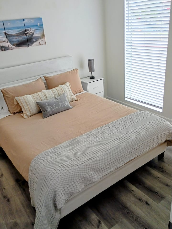 La Casa Highland Pacifica ¡! New Everything !¡ - Chula Vista, CA