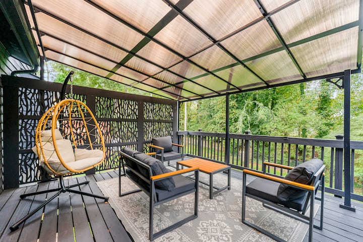 Family Haven | Theater | Game Room | Backyard Fun - 로렌스빌