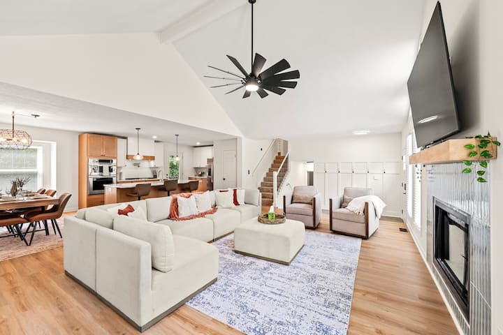 Family Haven | Theater | Game Room | Backyard Fun - Lawrenceville, GA