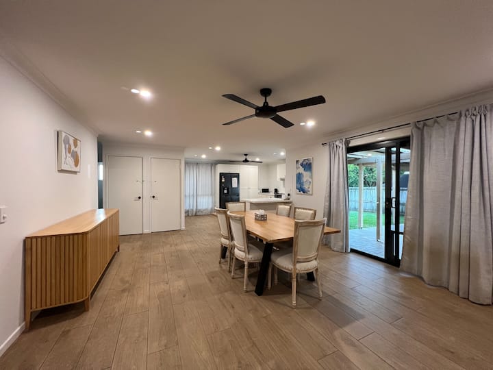 Amazing Location 4 Bedrooms House &Pet Friendly - 雷德克利夫