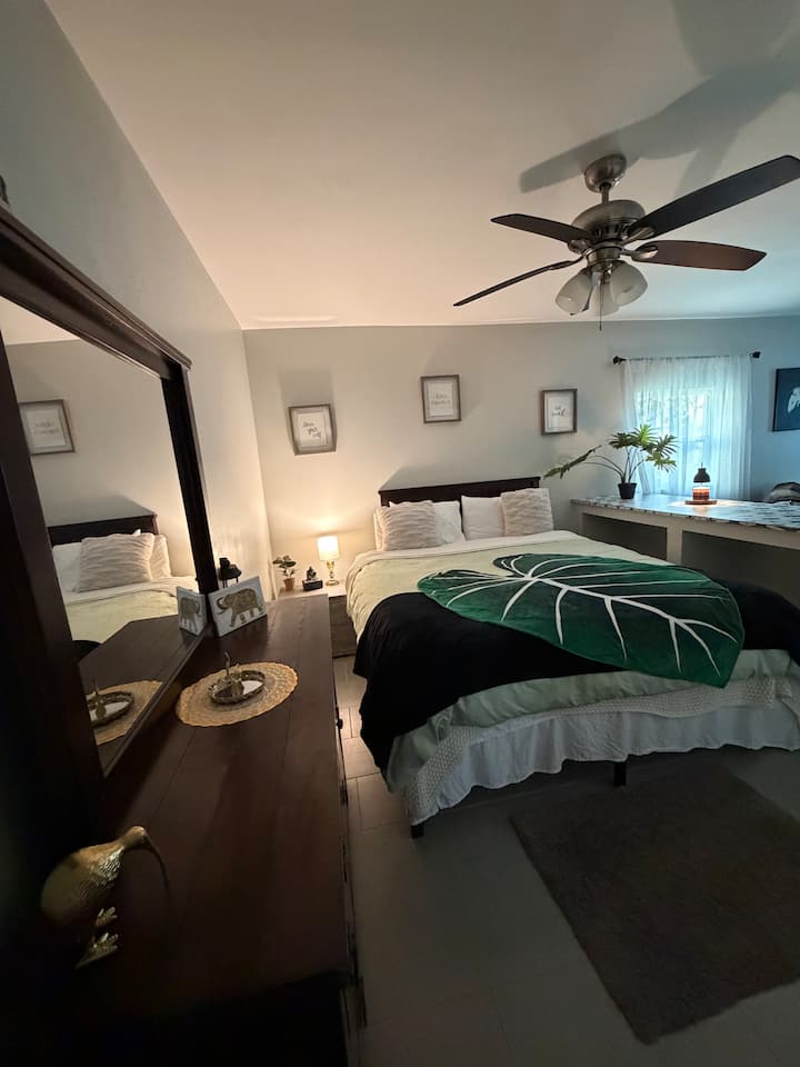 Tampa Private Bungalow - Tampa, FL