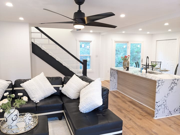 Retreat In Countryside - Oakdale, PA
