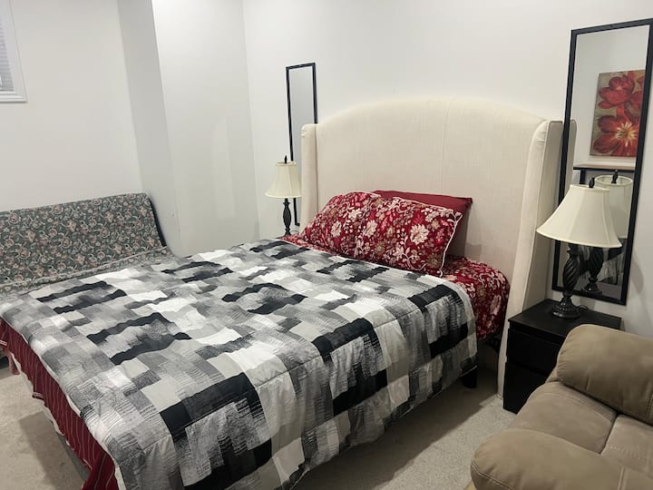 Bright 2 Brunit 2 Qbeds 1 Wr Cls To Hiway Oakville - Oakville