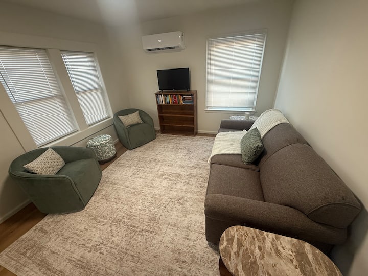 Cozy Palmyra Home - Full Kitchen, Washer/dryer - United States