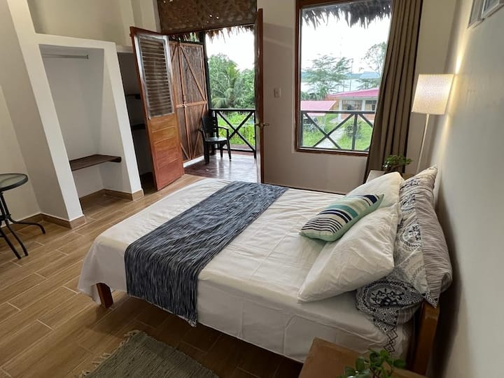 Habitación, Hermosa Vista A La Laguna
 Yarina 10 - Pucallpa