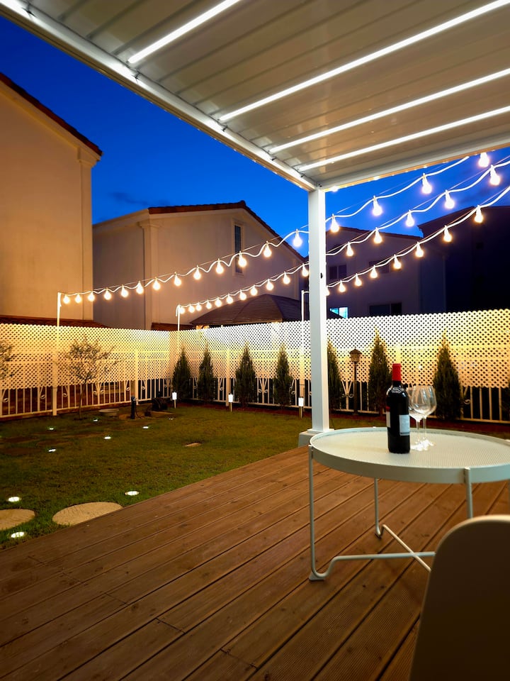 [베네뜨리아안은재]독채
에버랜드/캐리비안베이 10분거리/감성숙소/호텔침구/바비큐장/연박할인 - 유림동