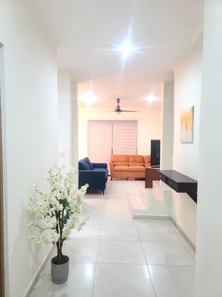 Casa Residencial: 4 Cuartos - 1 Piscina - Yucatan