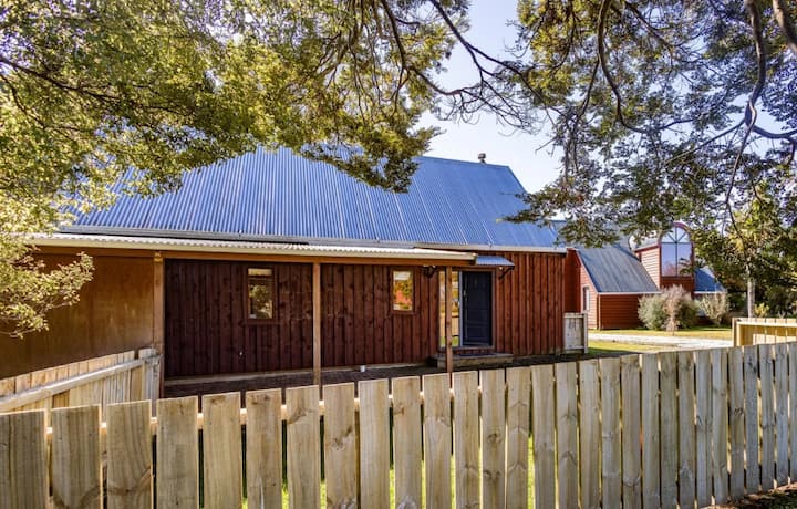 Hygge Chalet For Mountain Adventures - オハクネ