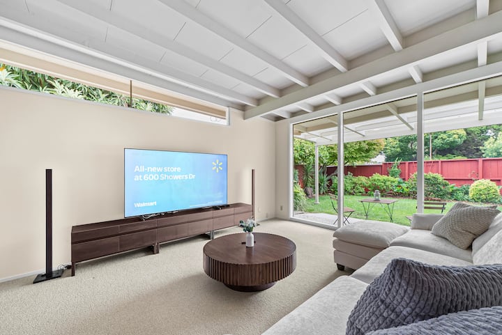 Light-filled Retreat · 4br/2ba · Lush Backyard - Palo Alto, CA