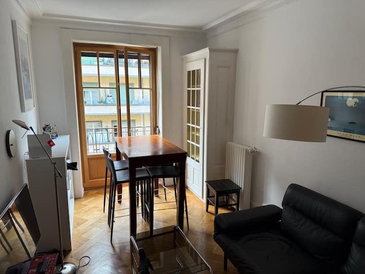 Charming 1-bedroom In Perfect Eaux-vives Location - Geneva