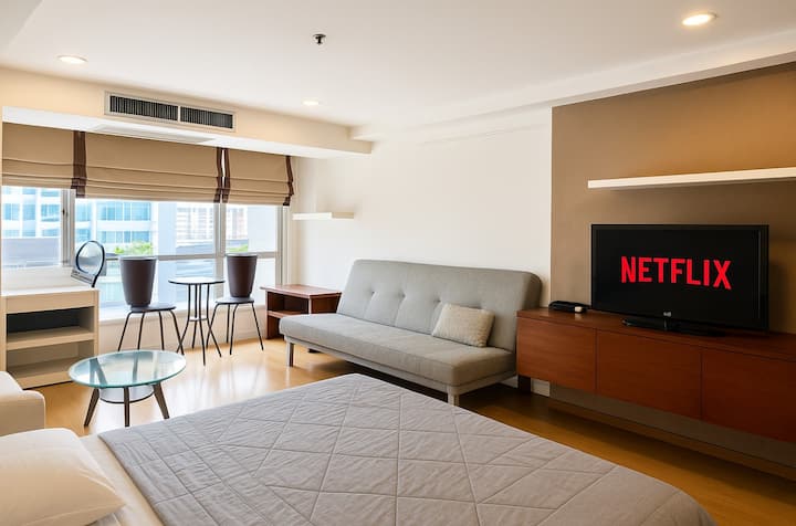 Bangkok City Studio | Gym + Pool Access - Bangkok