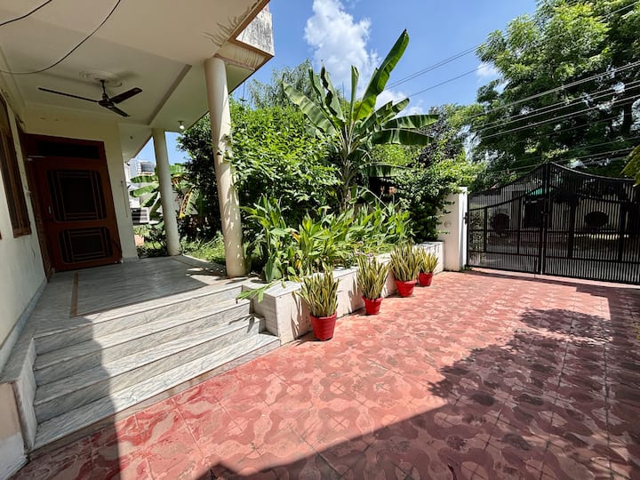 Modern 2-br Bungalow With Garden Oasis - Jaipur - Jaipur
