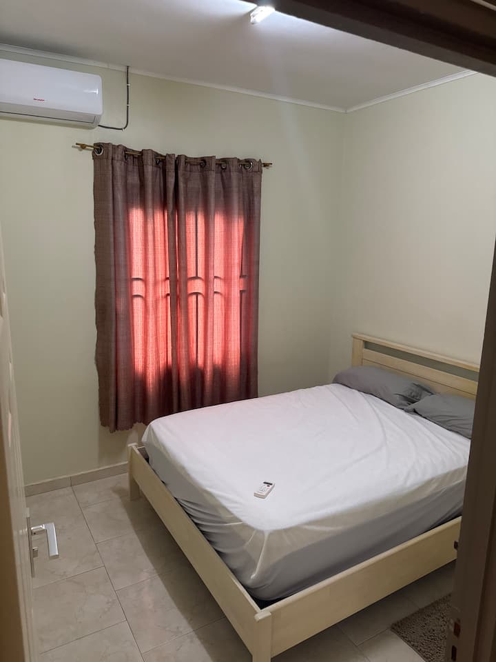 English - Paramaribo