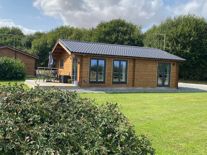 Octon - Cosy Lodge @ Kesters Country Lodges. - Driffield