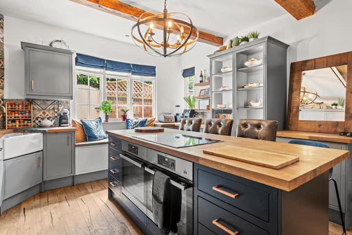 Grand Historic Town House With Garden Retreat - Loughborough