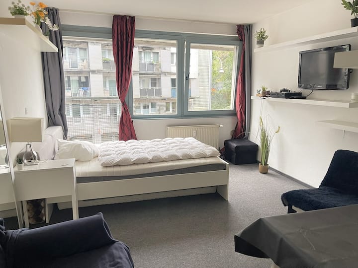 1 Zimmer Wohnung In City - Colonia
