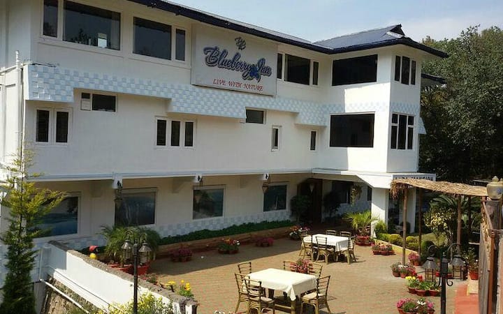 Colonial Garden Retreat In The Heart Of Shillong - 西隆