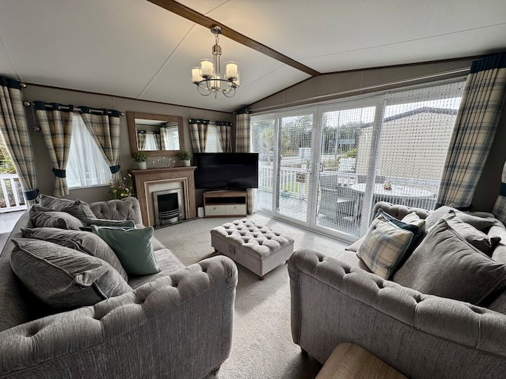 6 Berth, Pet Friendly Lodge, Lyons Winkups, Towyn - Towyn