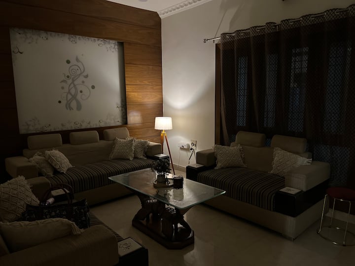 Whole House 8 Rooms 5 Baths - Lucknow