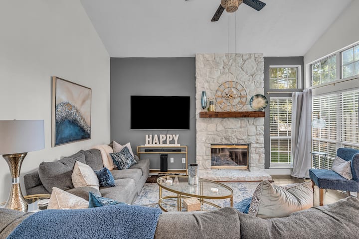 Centrally Located Retreat - Carmel, IN