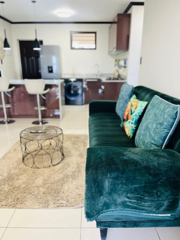 Modern Luxury @ The Lake By Bk Hospitable - Midrand