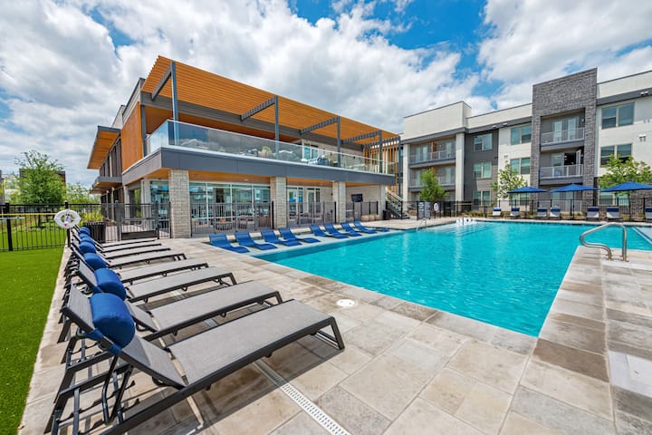 Modern King Bed | Pool+gym+free Parking+stockyards - Fossil Creek Boulevard – Fort Worth
