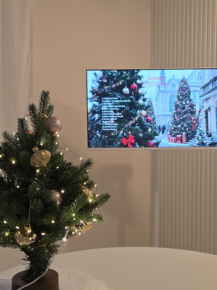 #문앞교동핫플/1시 퇴실/Ktx대구역도보 5분/방2 침대 3/짐보관/주차무료/100%암막 - Daegu