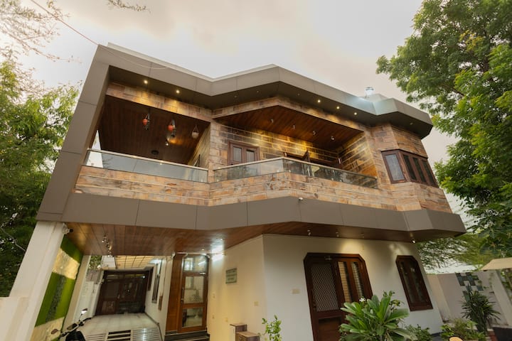 Villa Sinhara, Udaipur - Gujarat