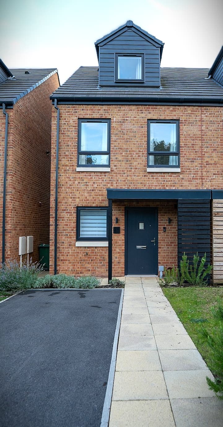 Chapel Waters – Sleeps 6 With Private Parking - Sherwood Forest