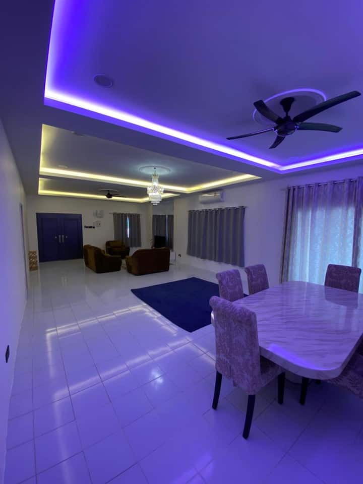 Luxury Corner Lot Bungalow, Fully Furnished - Serendah