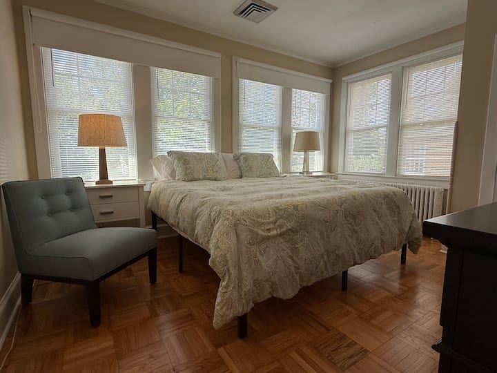 Dc, Clarendon, Restaurants, Parking, Neighborhood! - Marymount University, Arlington