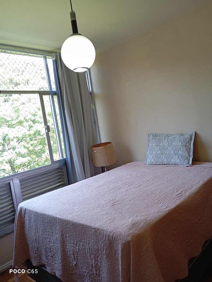 Loft Bem Confortável Pra Um Casal, Cond Bem Legal. - Petrópolis