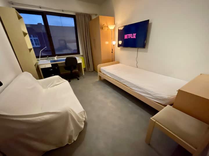 Ruime Kamer, Gedeelde Badkamer (Met 1), Keuken - Leuven (Louvain)
