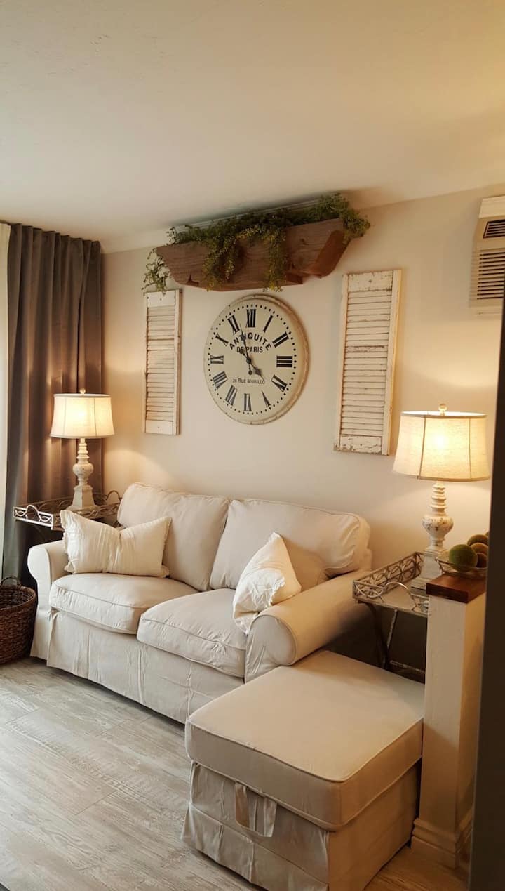 Charming 1br Farmhouse Retreat + Patio & Pool - Tucson, AZ