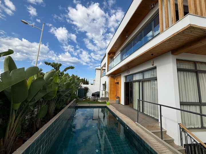 Exclusive 5-bdrm Villa With Private Pool Rg52025 - Agadir